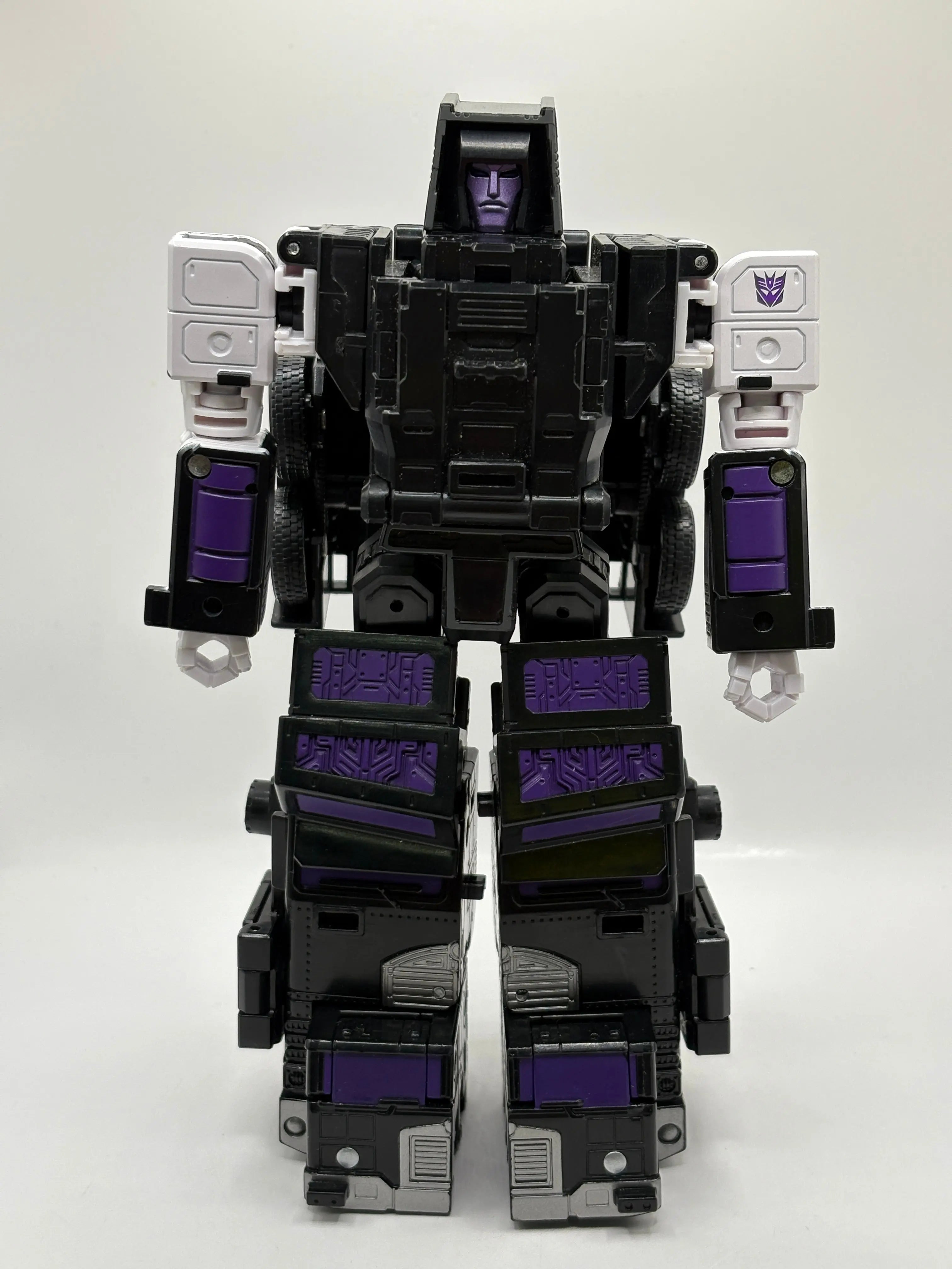 Transformers Generations Legacy Commander Class Motormaster Generation ...